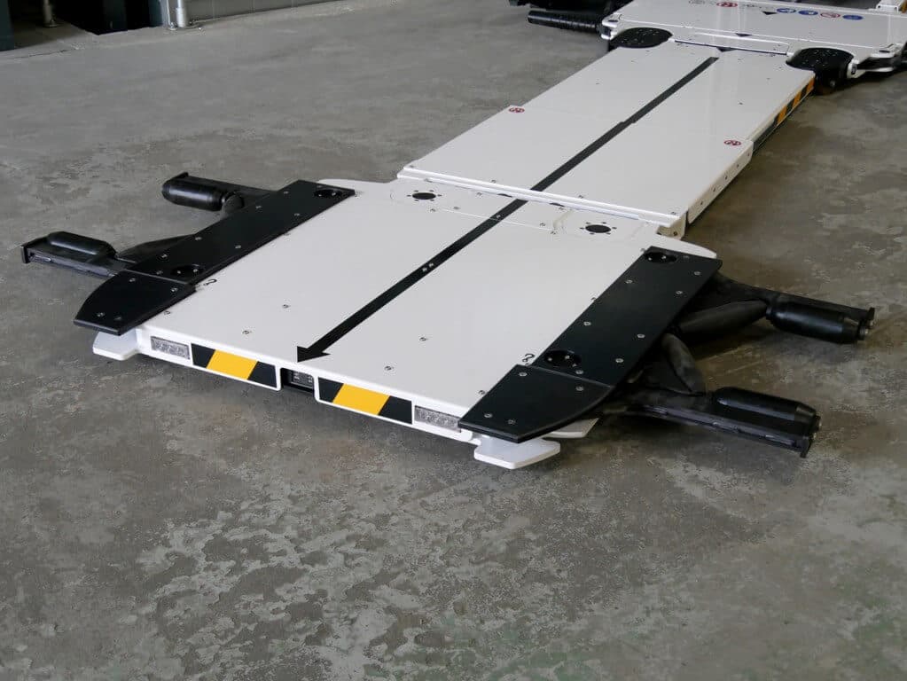 Four-wheel vehicle movers with Stringo CTO | Stringo®